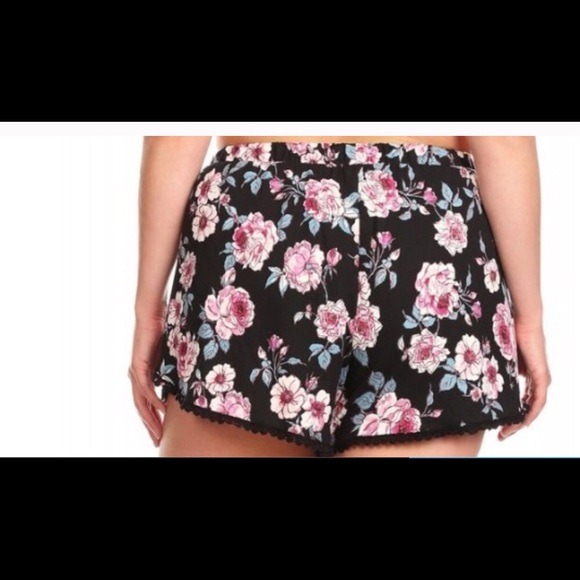 Shorts | Plus Size Black Pink Floral Shorts | Poshmark